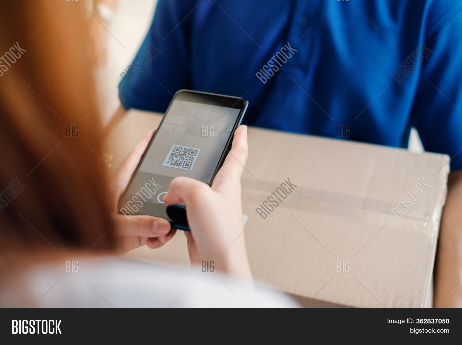Qr Code Scaning Door Image & Photo (Free Trial) | Bigstock