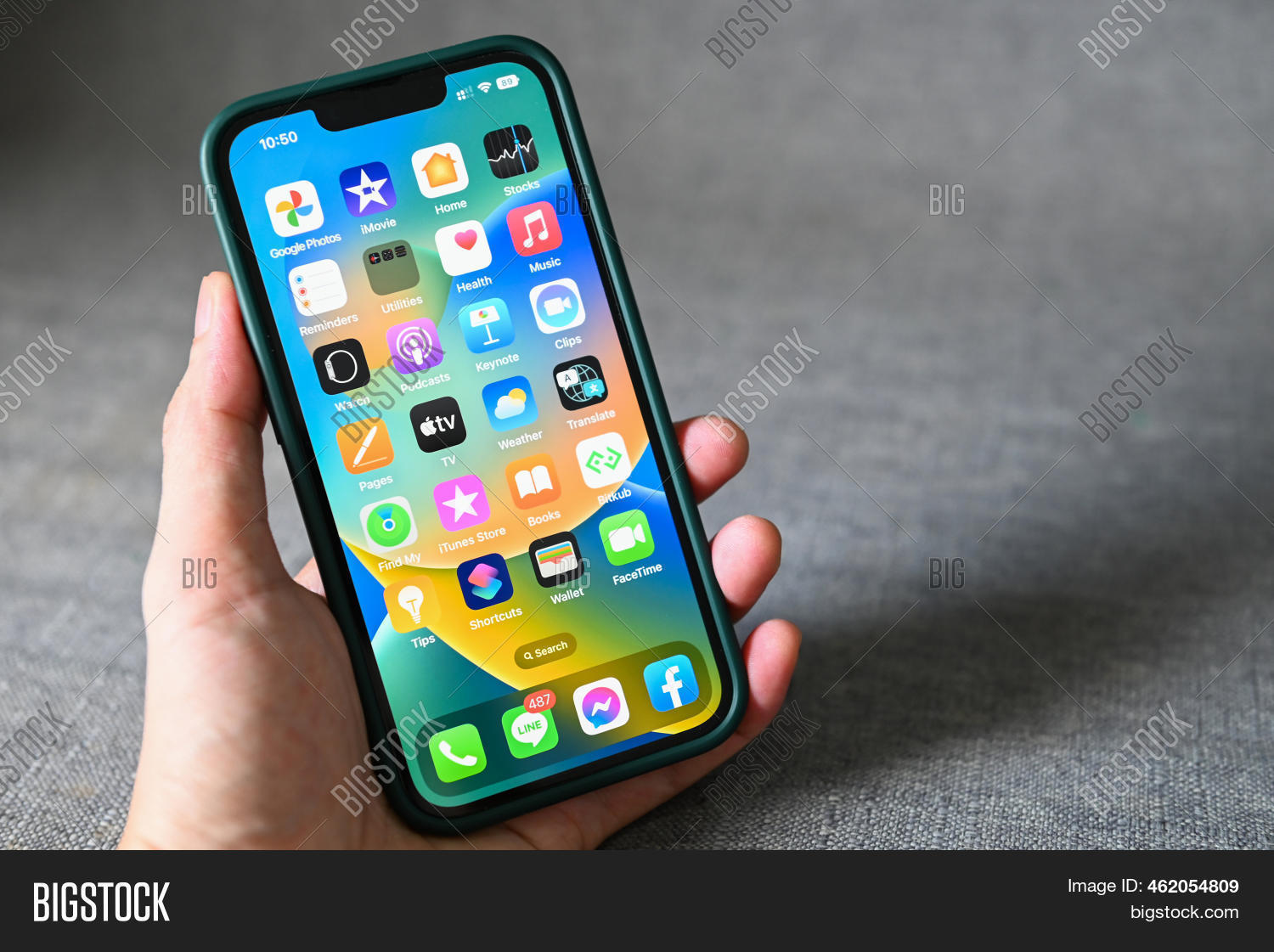Iphone Ios 16 Logo On Image & Photo (Free Trial) | Bigstock