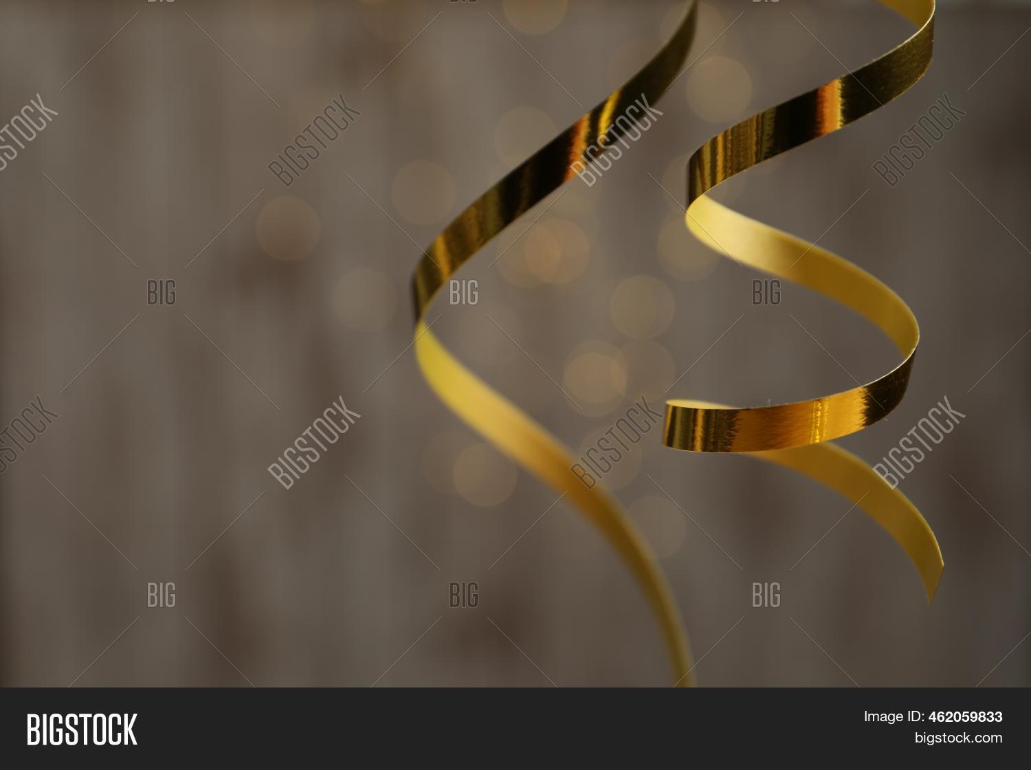 Metallic Streamers Serpentine