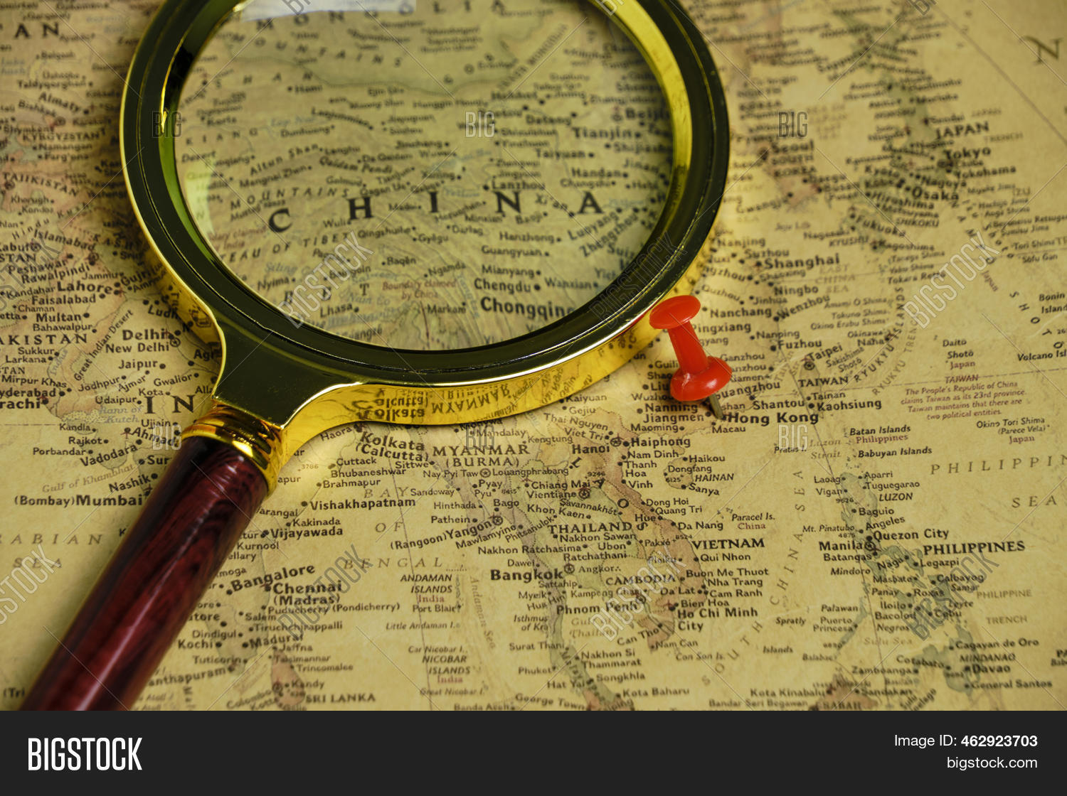 Magnifying Glass Lying Image & Photo (Free Trial) | Bigstock