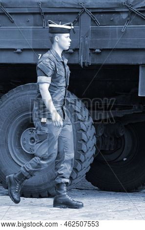 Norwegian King's Guard Image & Photo (Free Trial) | Bigstock