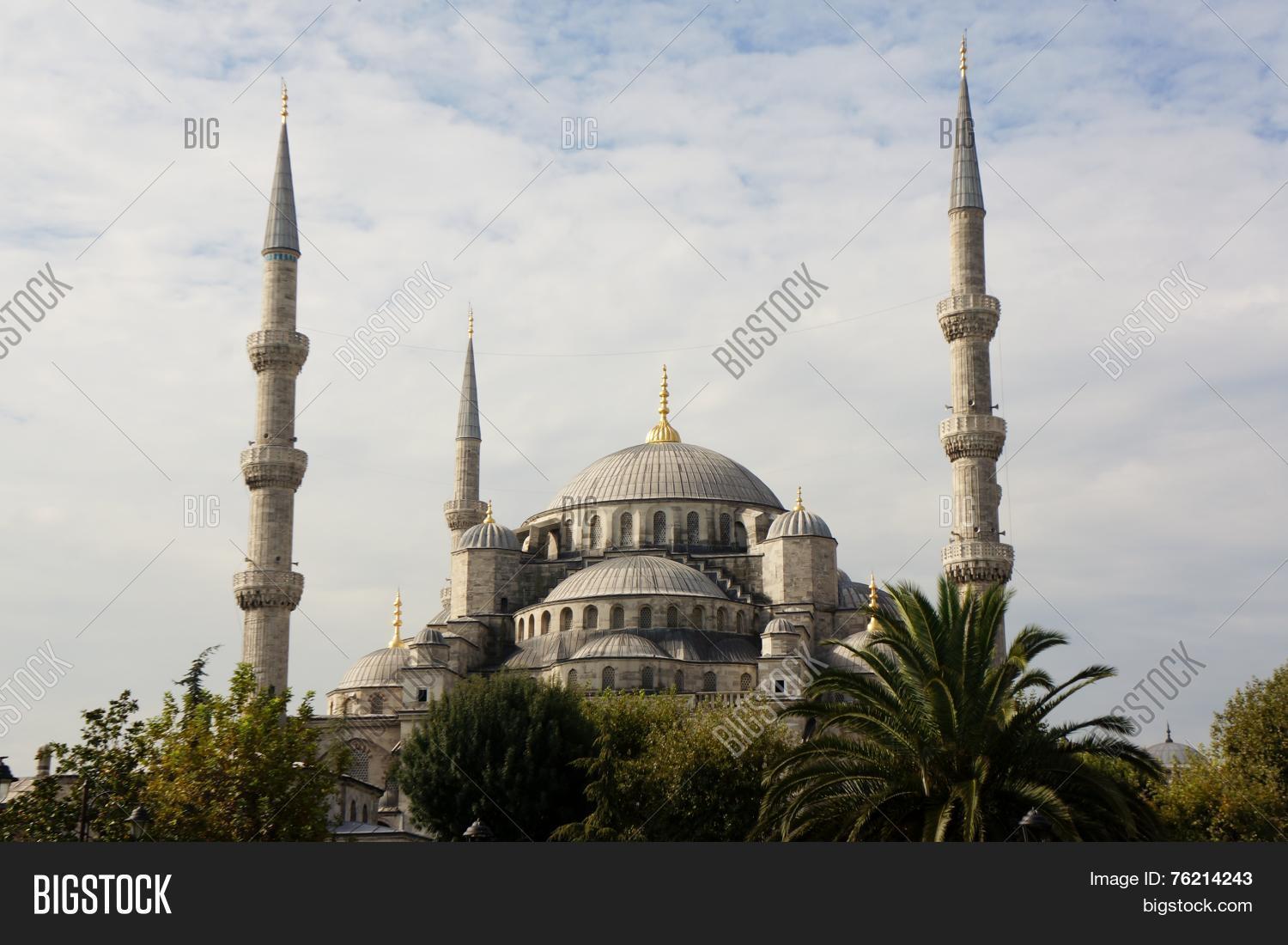 Blauwe Moskee Istanbul Image & Photo (Free Trial) | Bigstock