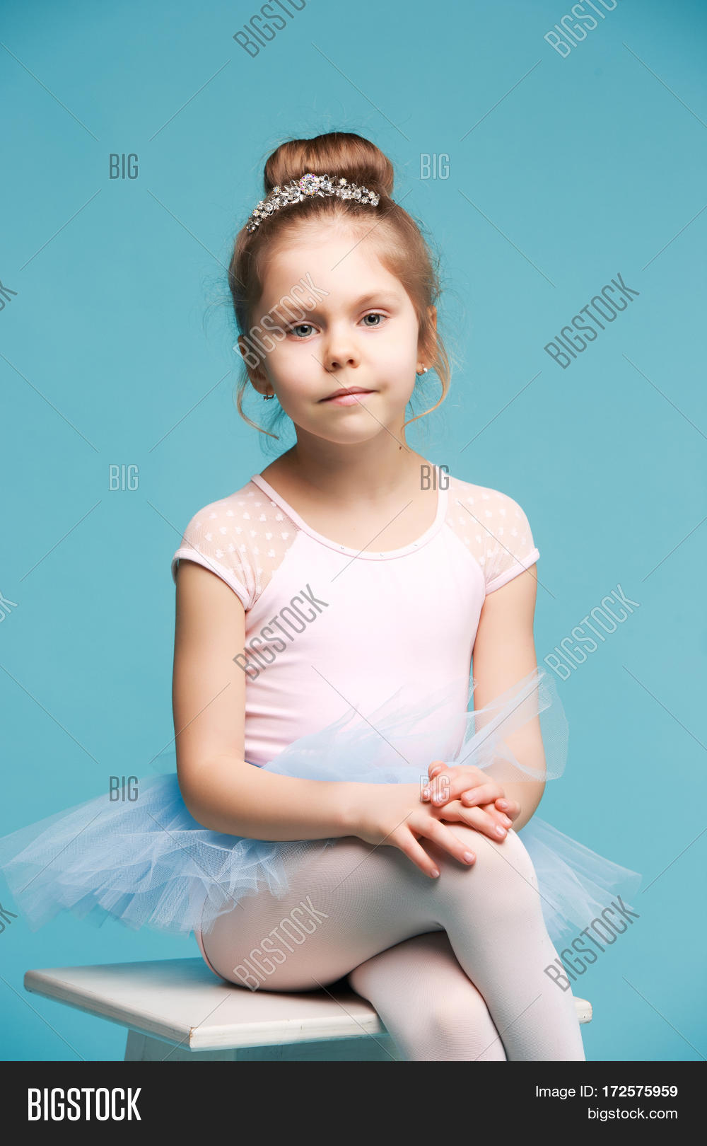 Little Girl Balerina Image & Photo (Free Trial) | Bigstock