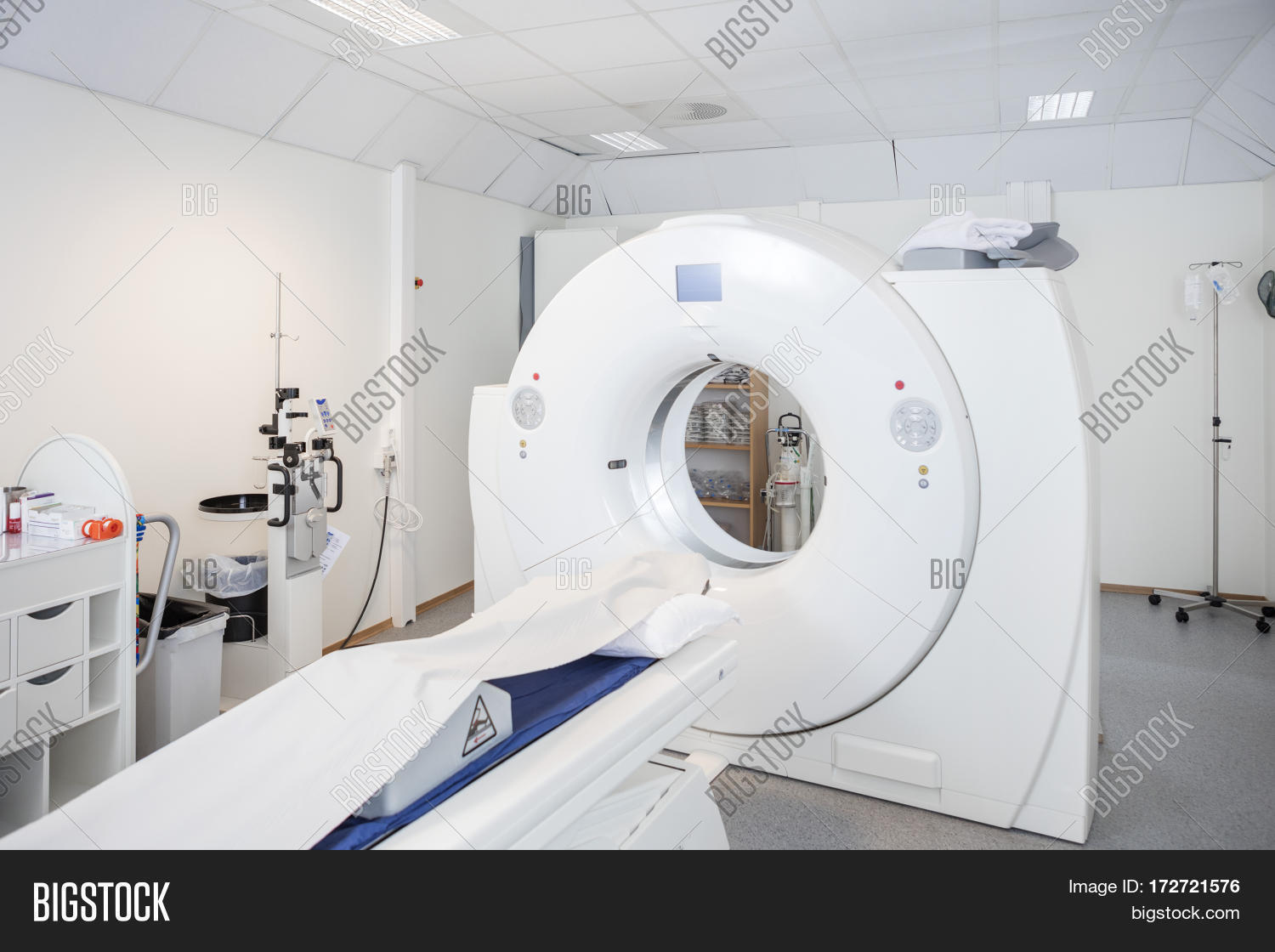 MRI Machine Hospital Image & Photo (Free Trial) | Bigstock