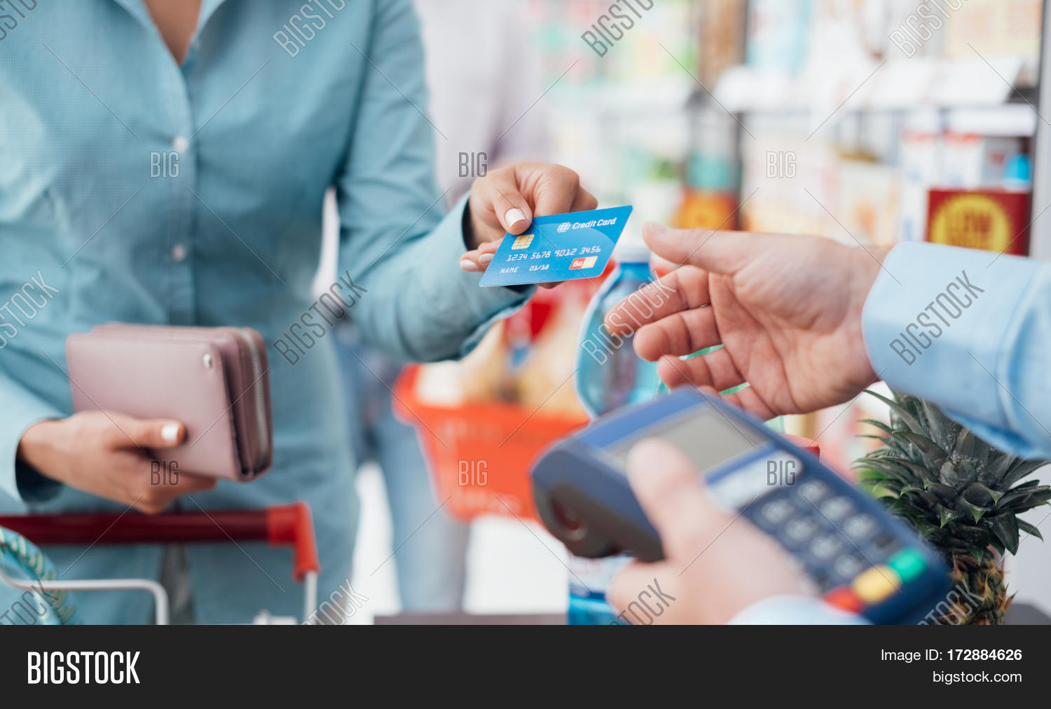 Woman Store Checkout Image & Photo (Free Trial) | Bigstock
