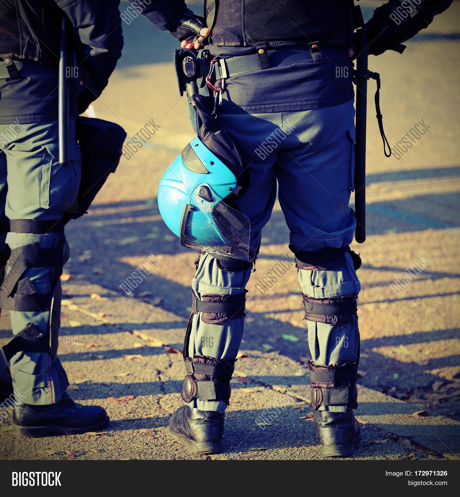 Police Riot Gear Image & Photo (Free Trial) | Bigstock