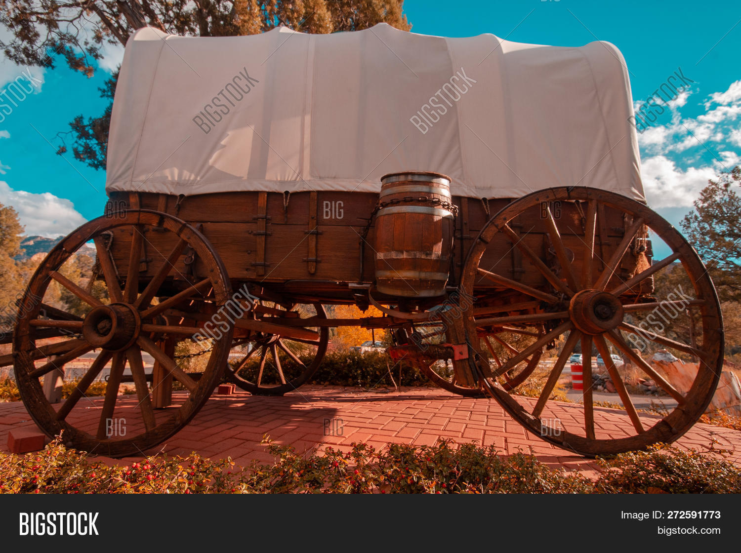 Wild West Wagon Wheel Image & Photo (Free Trial) | Bigstock