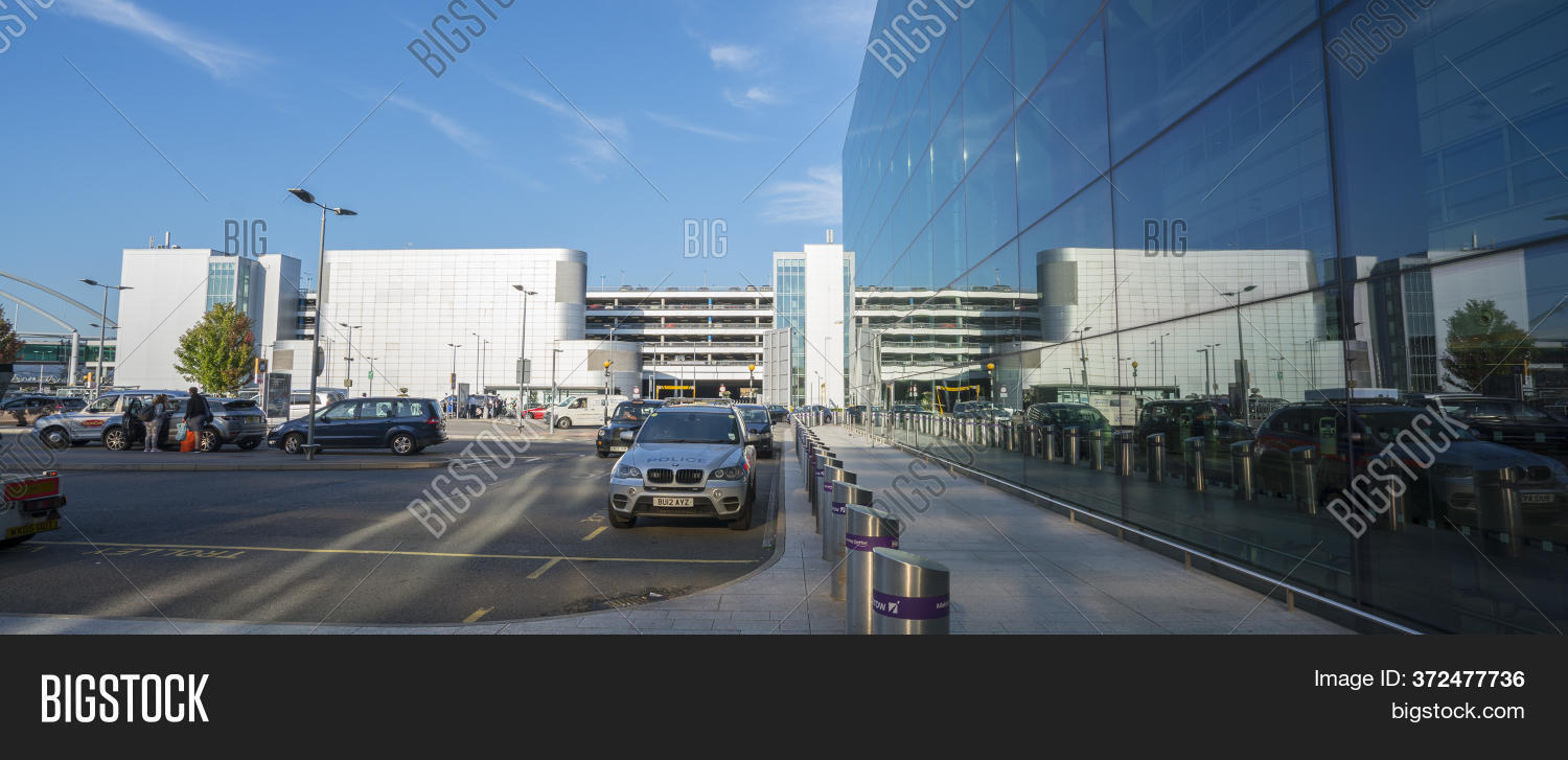 Passenger Drop Off Image & Photo (Free Trial) | Bigstock