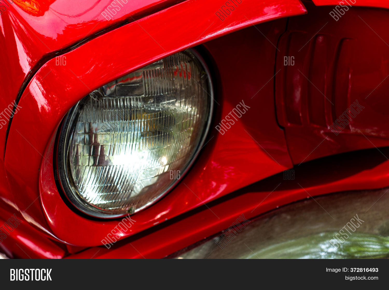 Front Round Headlight Image & Photo (Free Trial) | Bigstock