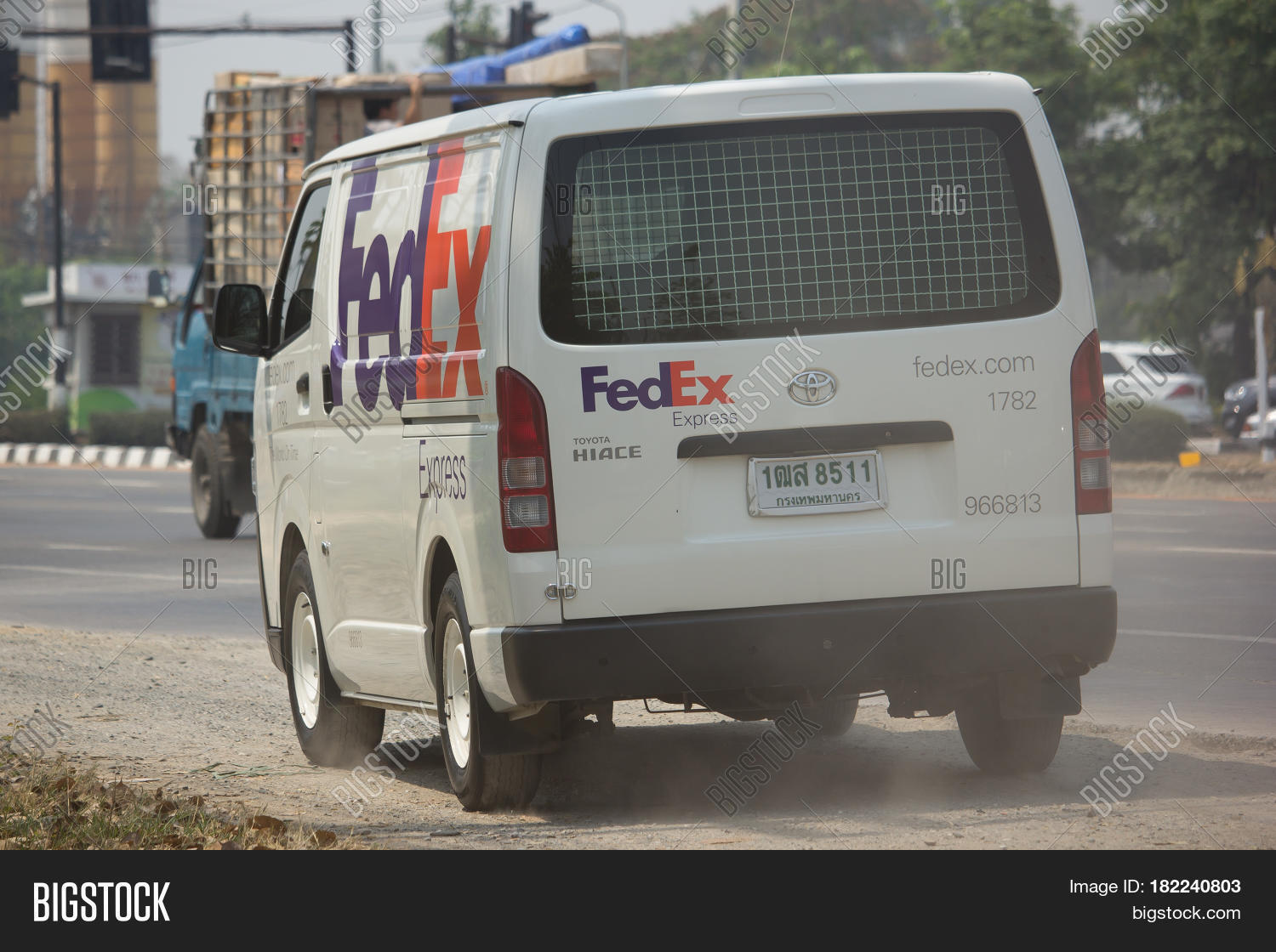 Fedex Logistic Van Image & Photo (Free Trial) | Bigstock