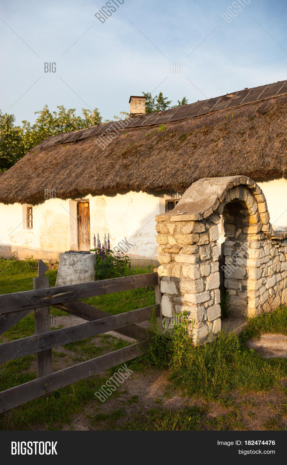 Wattle Daub House Image & Photo (Free Trial) | Bigstock