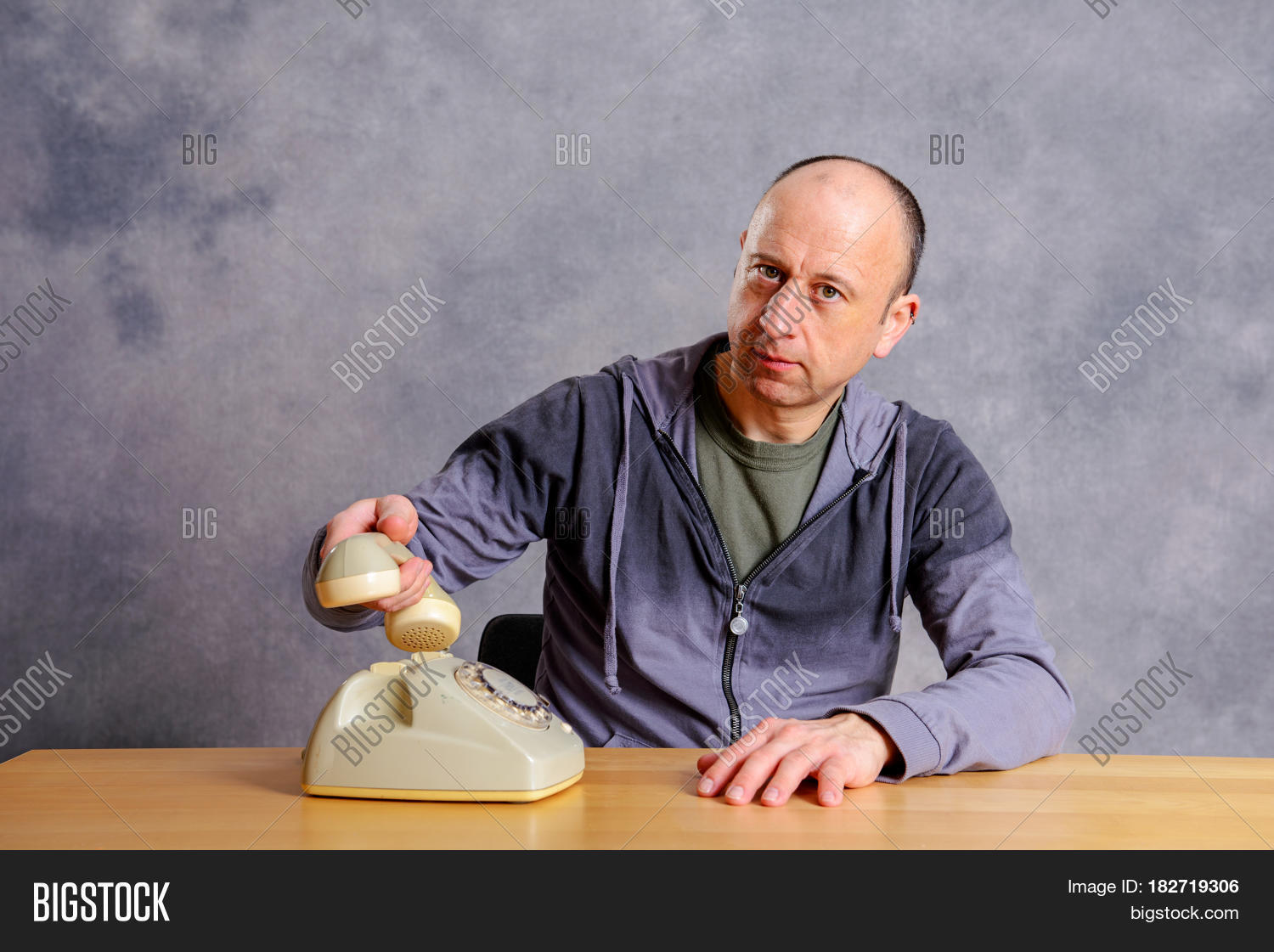 Man Take Phone Phone Image & Photo (Free Trial) | Bigstock