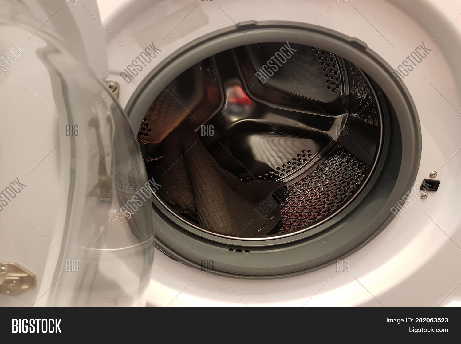 Opened Door Washing Image & Photo (Free Trial) | Bigstock