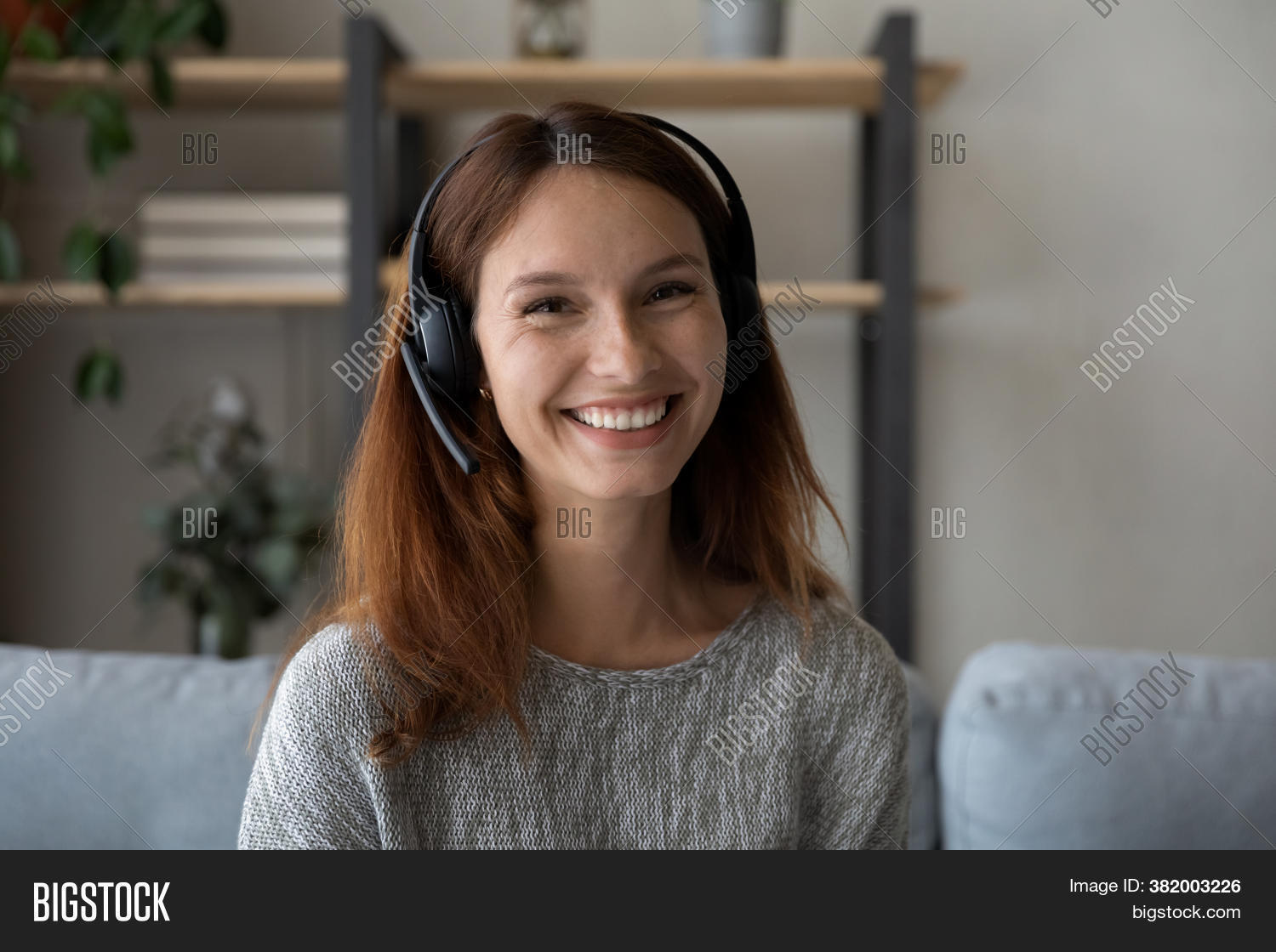 Headshot Smiling Woman Image & Photo (Free Trial) | Bigstock