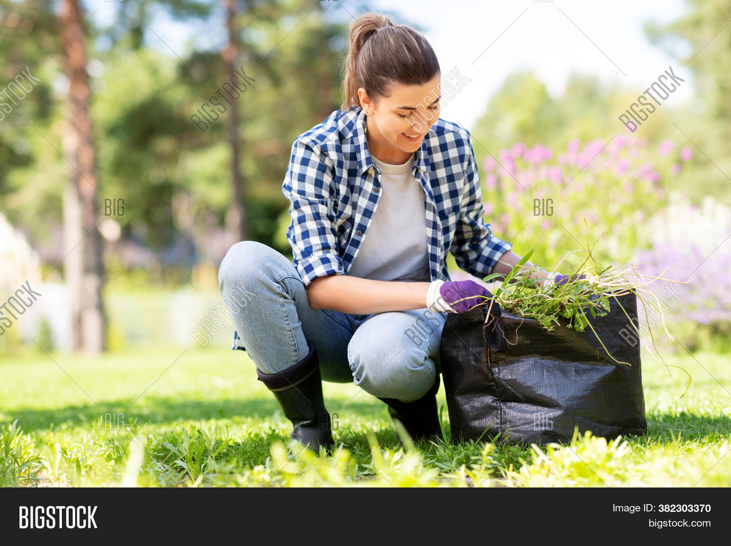 Gardening People Image & Photo (Free Trial) | Bigstock