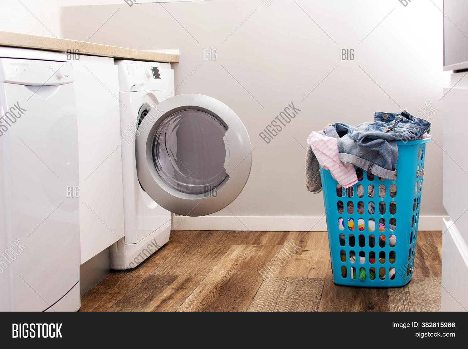 Open Washing Machine Image & Photo (Free Trial) | Bigstock