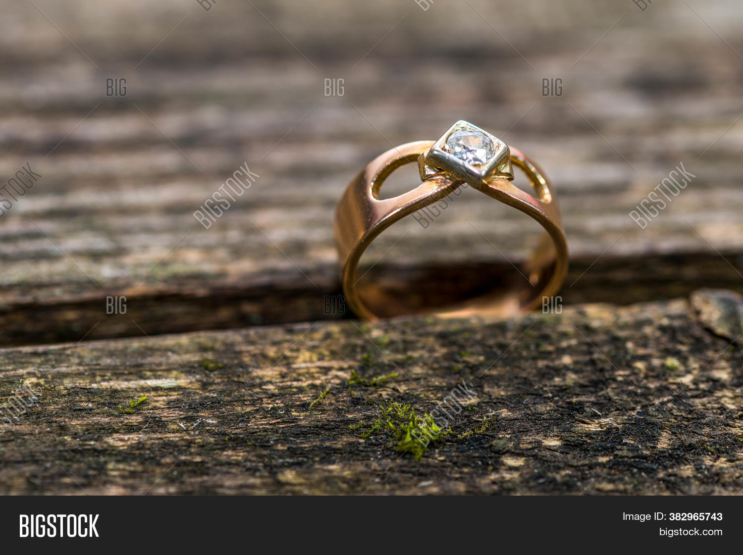 Real Gold Ring Diamond Image & Photo (Free Trial) | Bigstock