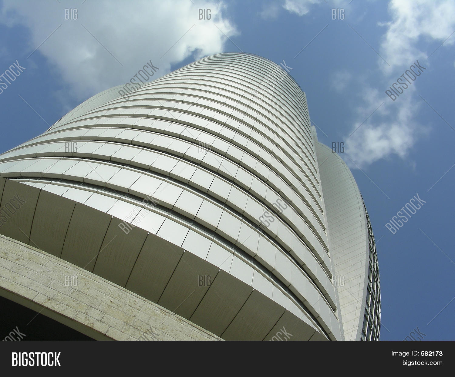 Round Skyscraper Image & Photo (Free Trial) | Bigstock