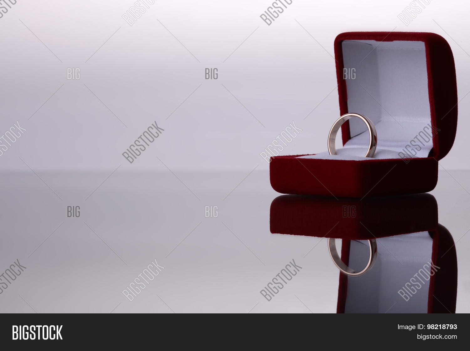 Red Ring Box Image & Photo (Free Trial) | Bigstock