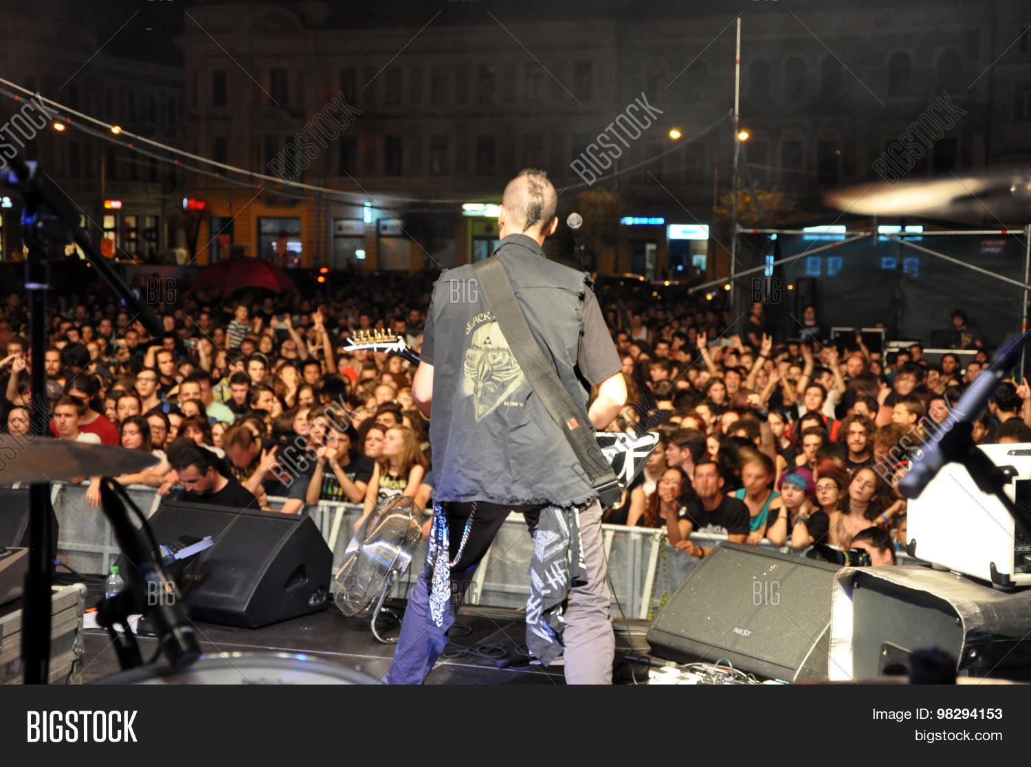 Headbanging Crowd Rock Image & Photo (Free Trial) | Bigstock