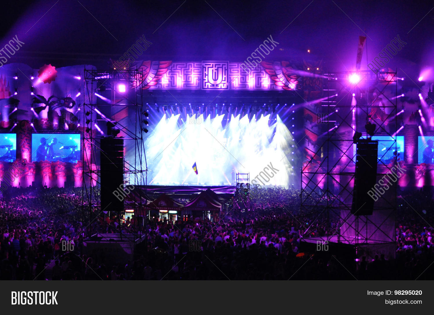 Live Concert On Main Image & Photo (Free Trial) | Bigstock