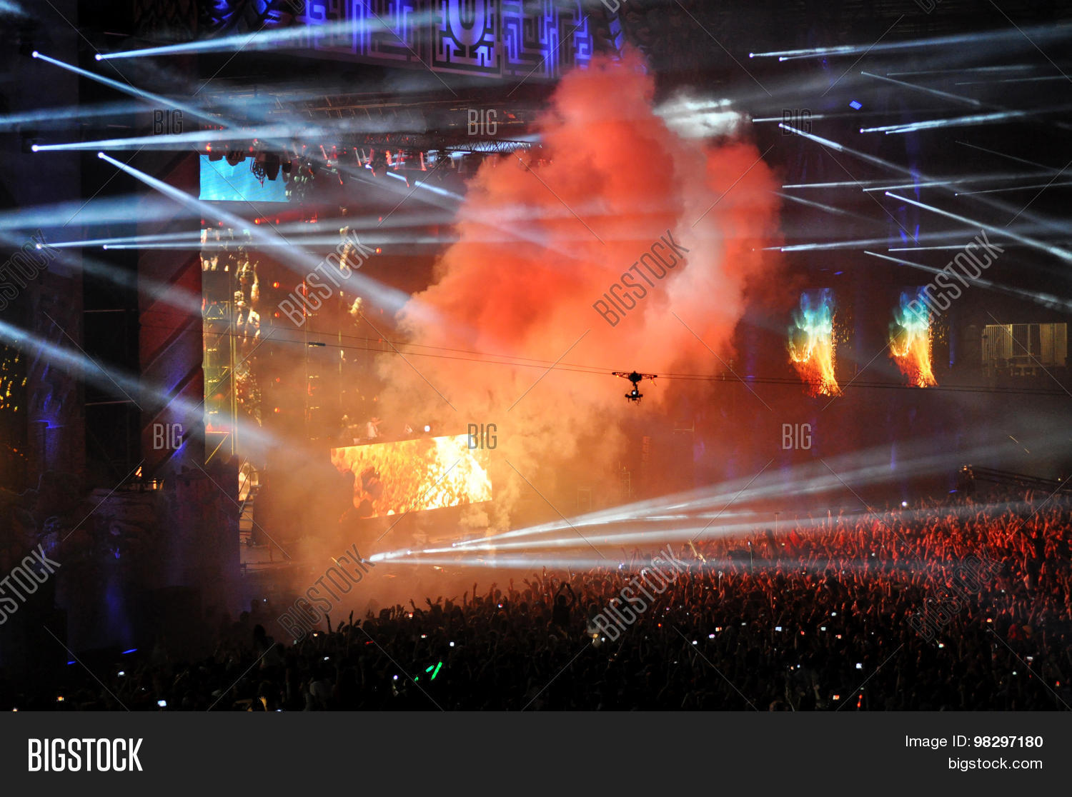 Crowd People Stadium Image & Photo (Free Trial) | Bigstock