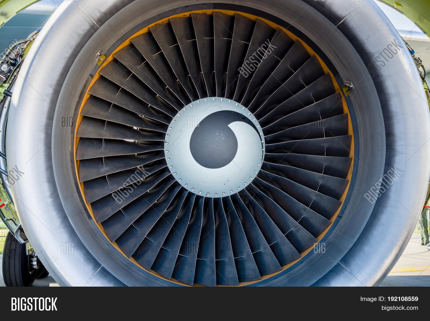 Turbofan Jet Engine Image & Photo (Free Trial) | Bigstock