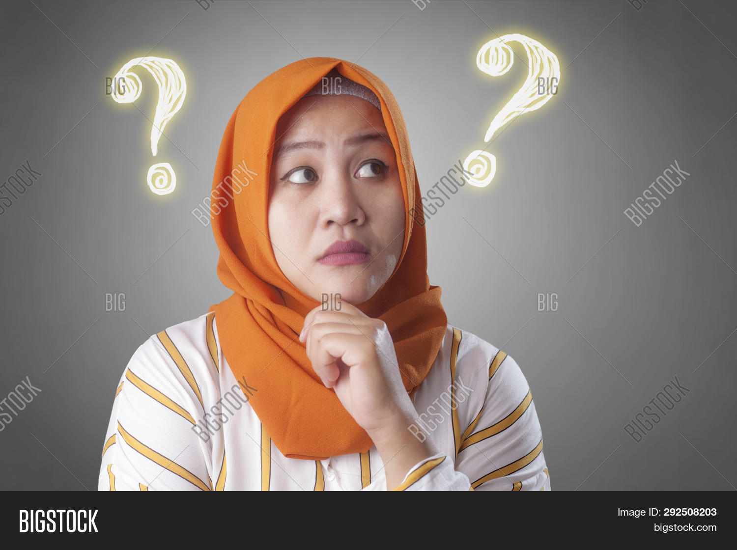 Muslim Woman Thinking Image & Photo (Free Trial) | Bigstock