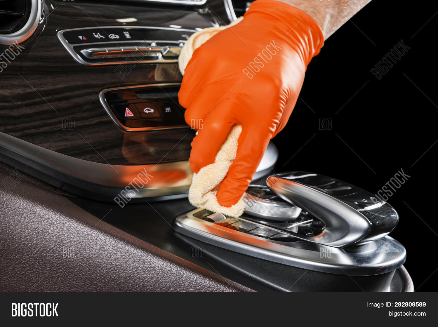 Man Cleaning Car Image & Photo (Free Trial) | Bigstock