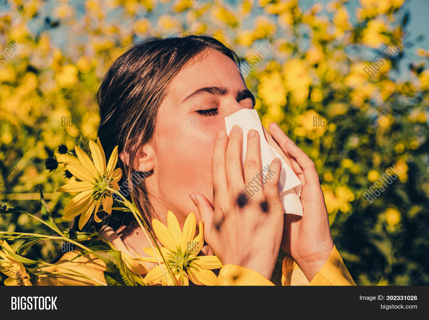 Young Girl Sneezing Image & Photo (Free Trial) | Bigstock