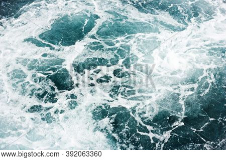 Ocean Wave 图片和照片（免费试用） | Bigstock