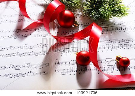 Christmas Music Notes Background Images, Illustrations & Vectors (Free ...