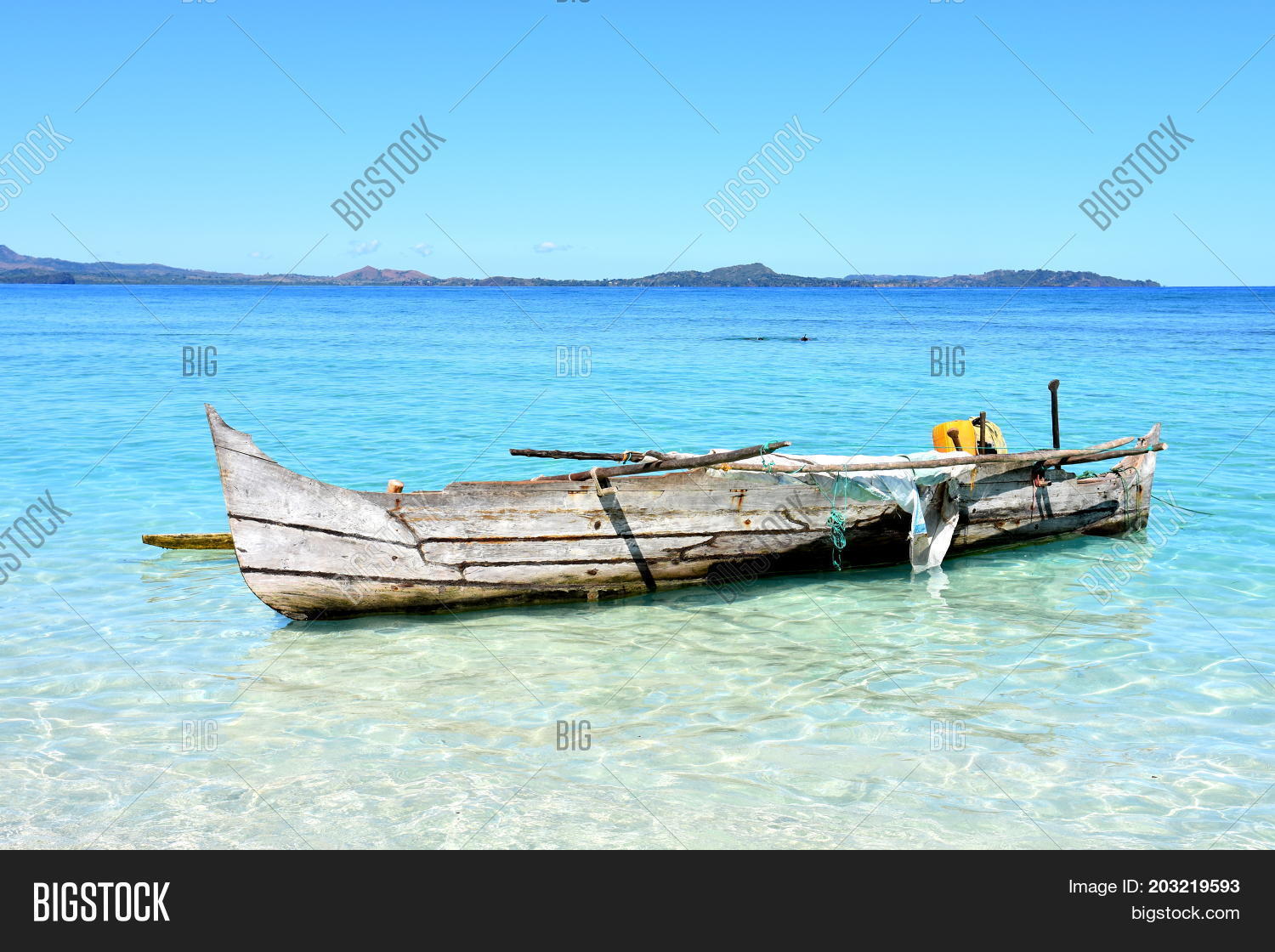 Pirogue Nosy Iranja, Image & Photo (Free Trial) | Bigstock