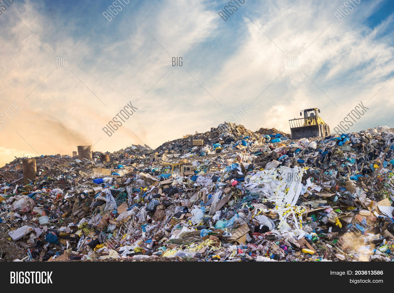 Garbage Pile Trash Image & Photo (Free Trial) | Bigstock