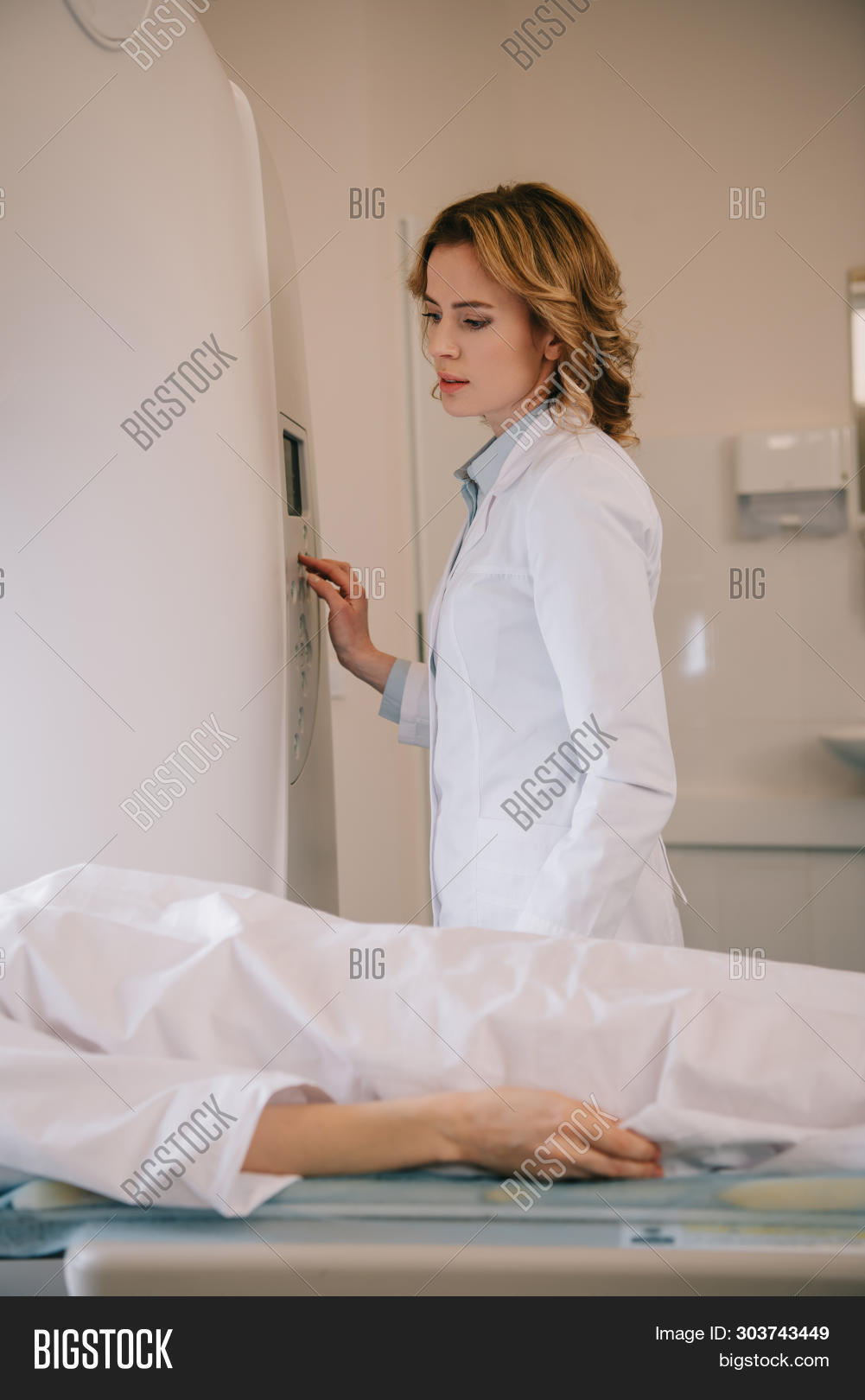 Beautiful Radiologists Image & Photo (Free Trial) | Bigstock