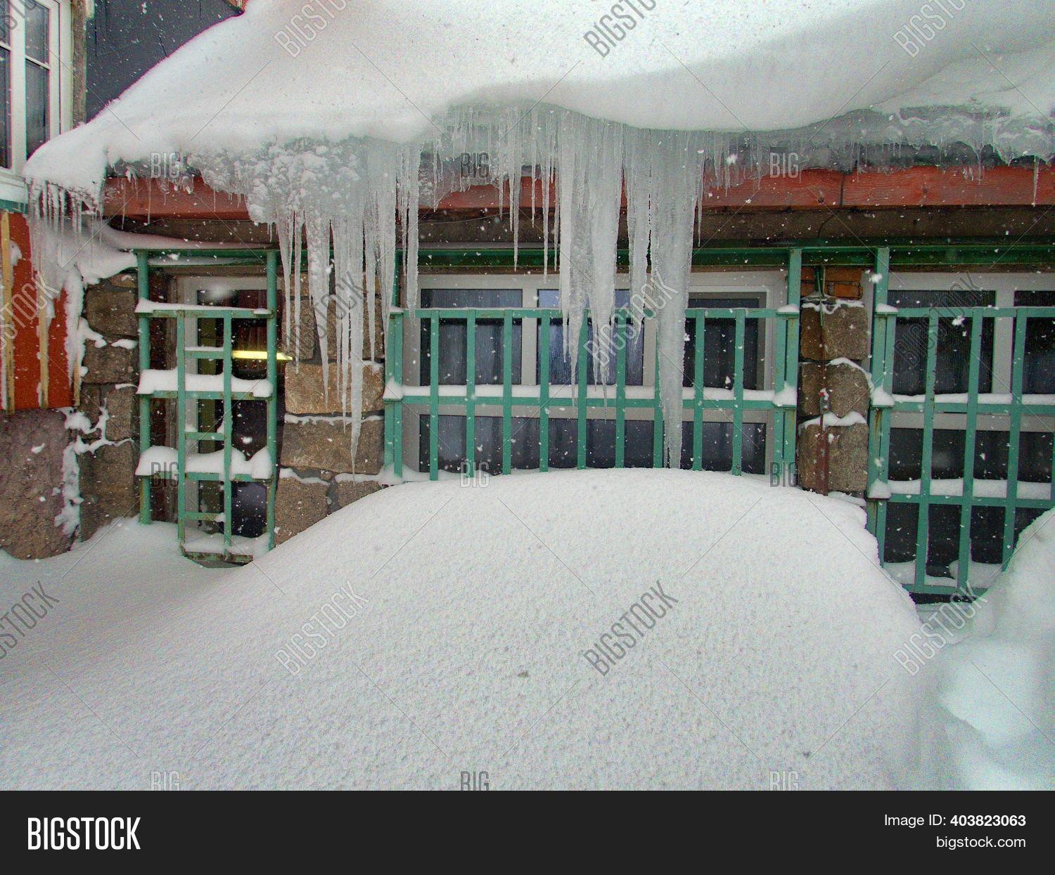 Frozen Mountain Hut Image & Photo (Free Trial) | Bigstock