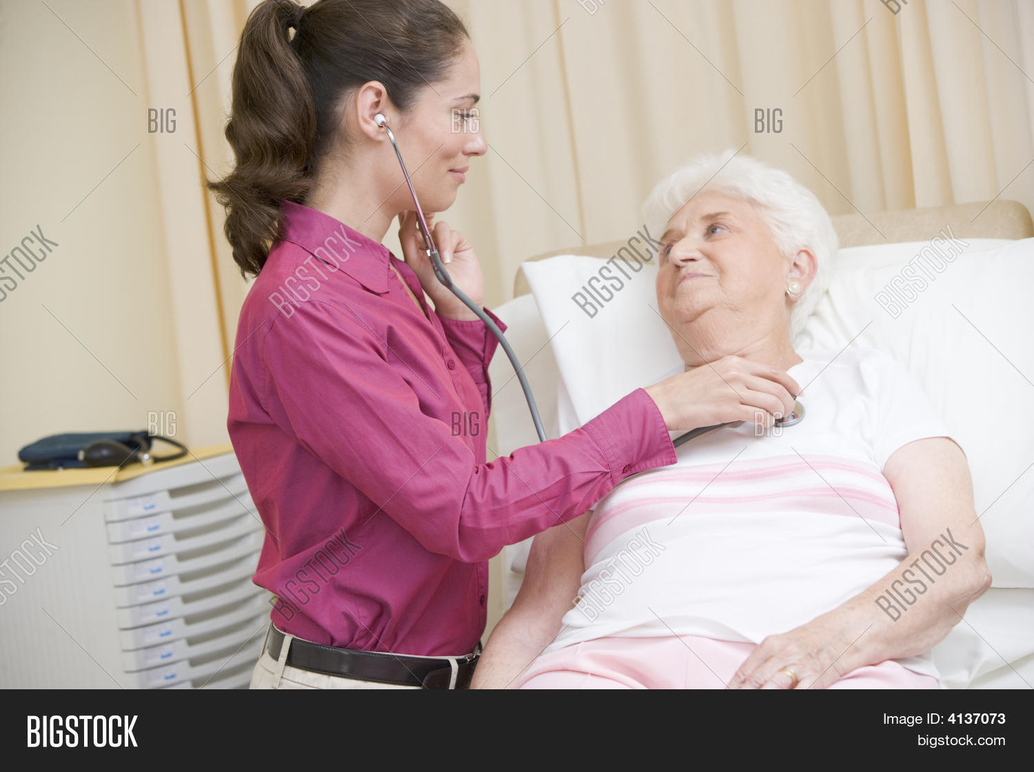 Doctor Giving Checkup Image & Photo (Free Trial) | Bigstock