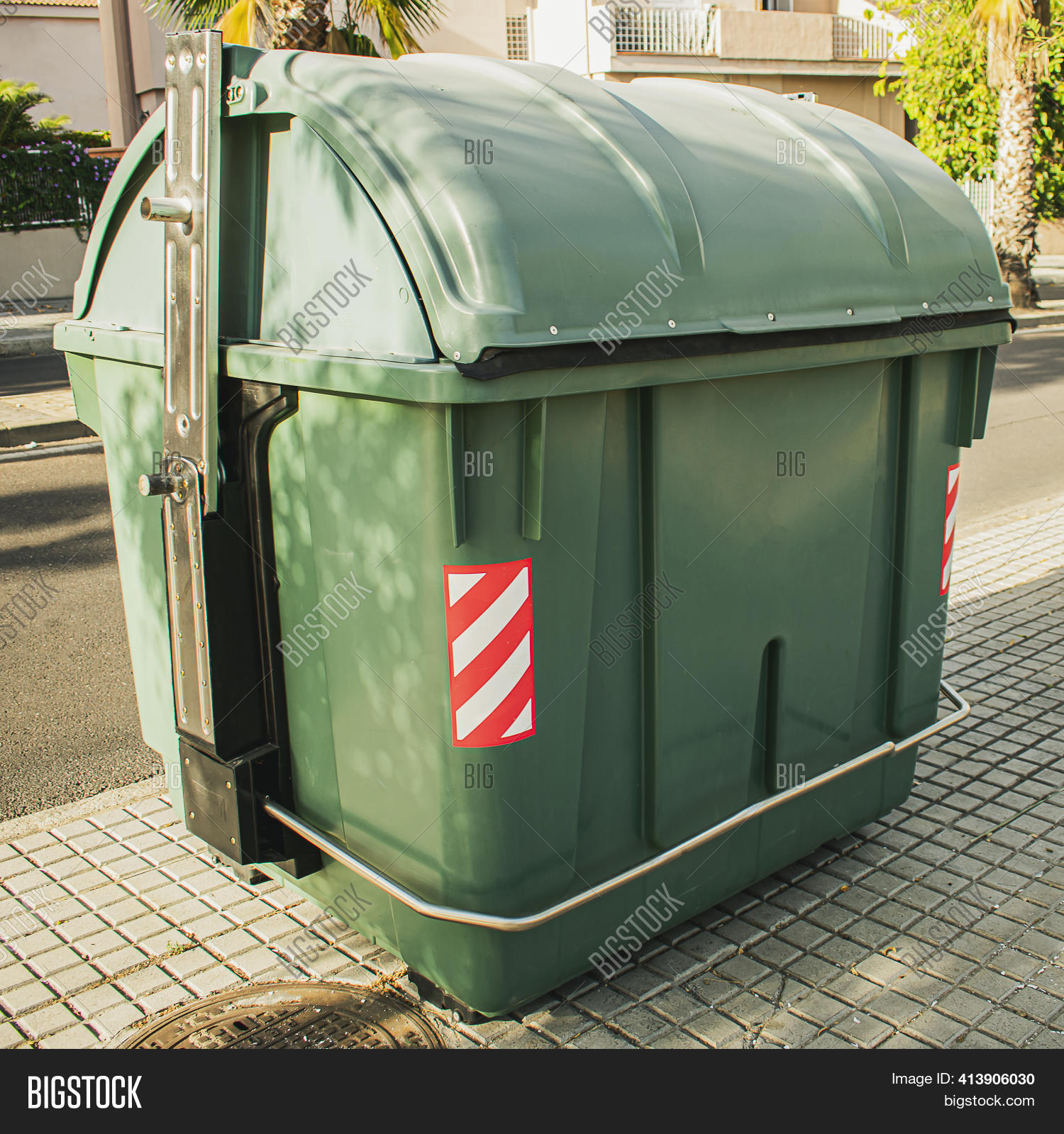 Garbage Cart Green Image & Photo (Free Trial) | Bigstock