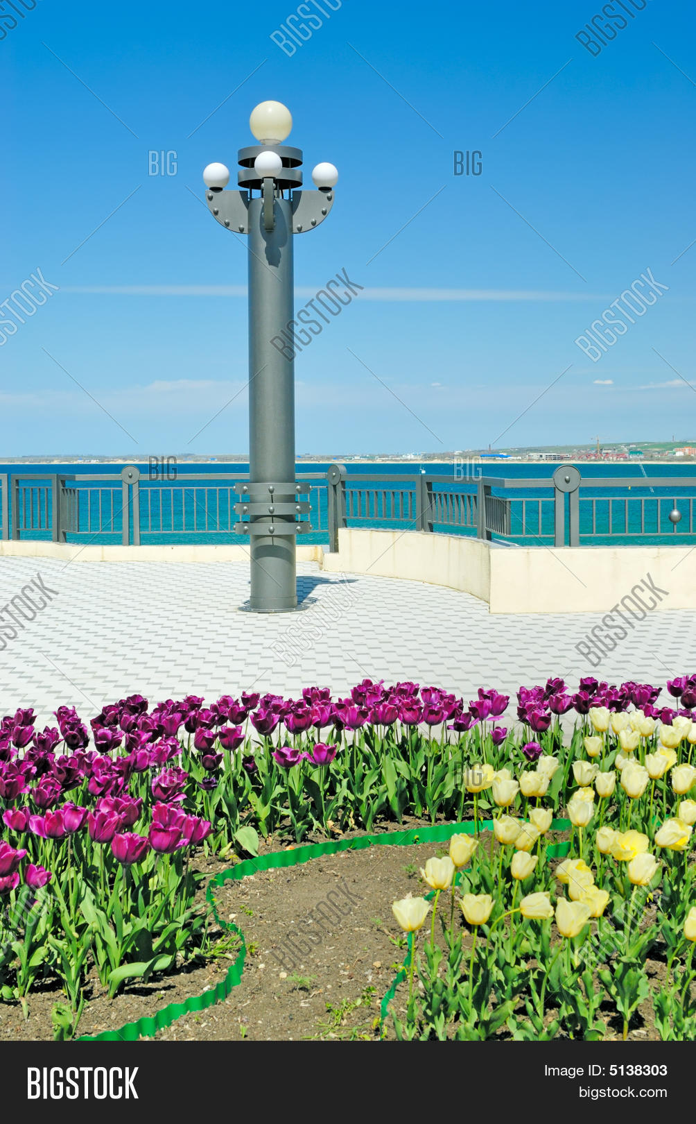 Lamp Post Flower Bed Image & Photo (Free Trial) | Bigstock