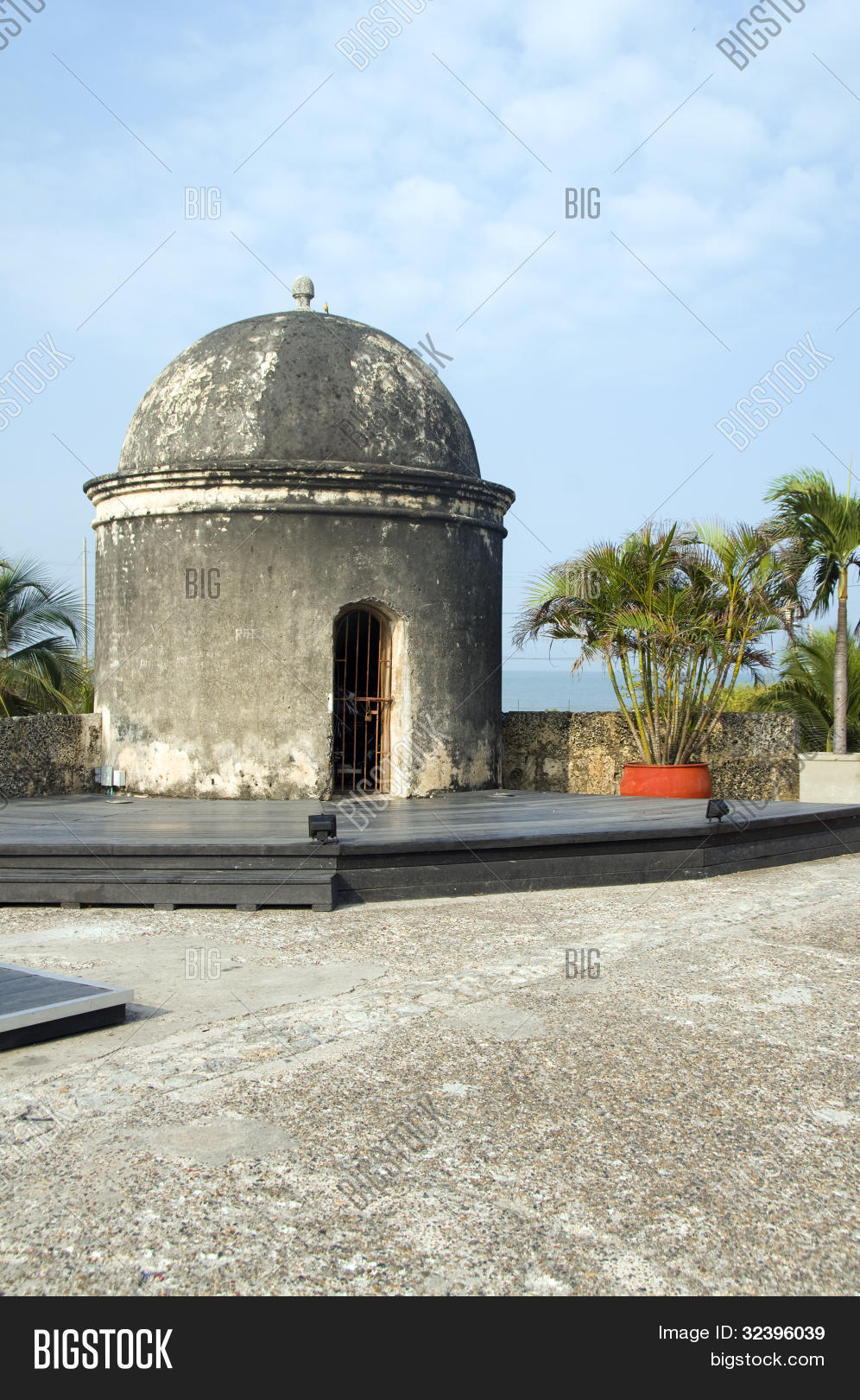 Sentry Box Lookout Image & Photo (Free Trial) | Bigstock