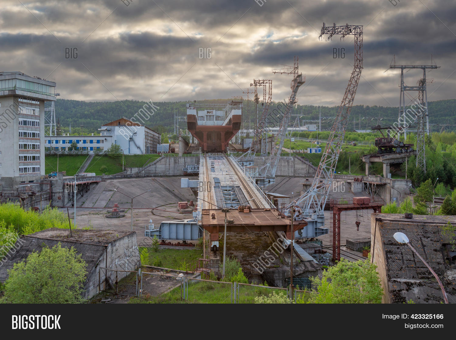 Railway Turntable Ship Image & Photo (Free Trial) | Bigstock