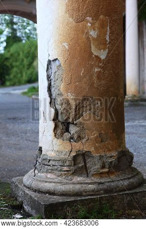 Architectural Column Image & Photo (Free Trial) | Bigstock