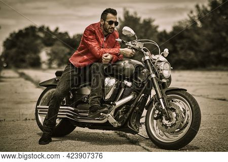 Chopper Images, Illustrations & Vectors (Free) - Bigstock