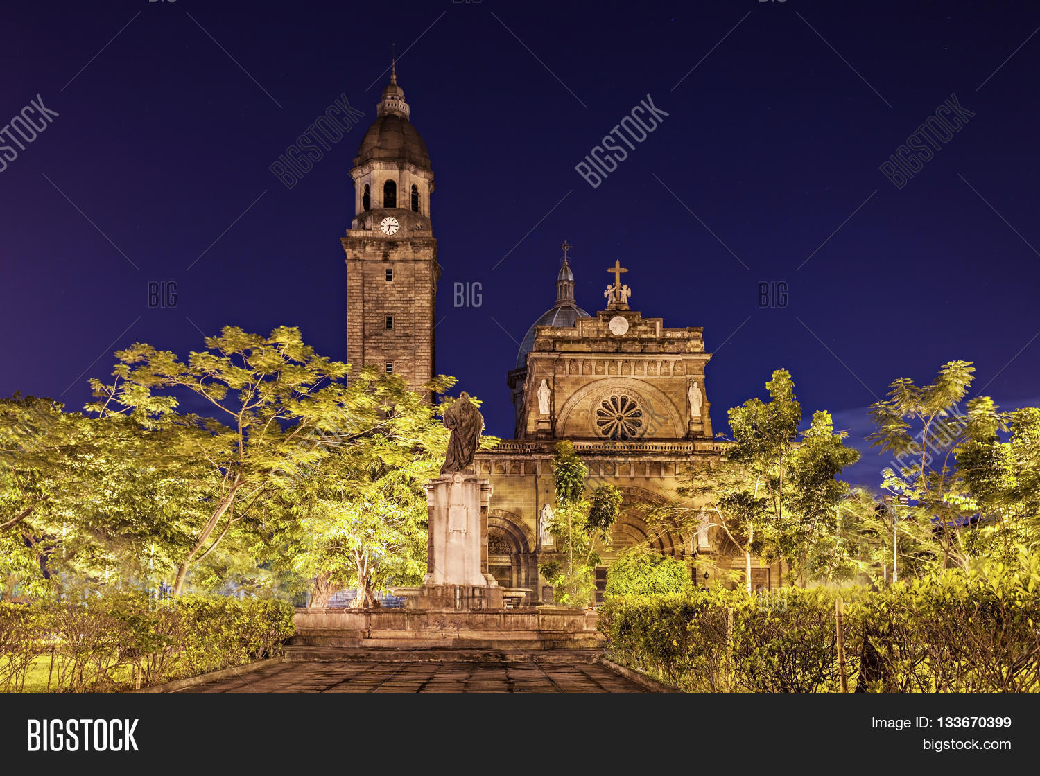 Manila Cathedral Image & Photo (Free Trial) | Bigstock