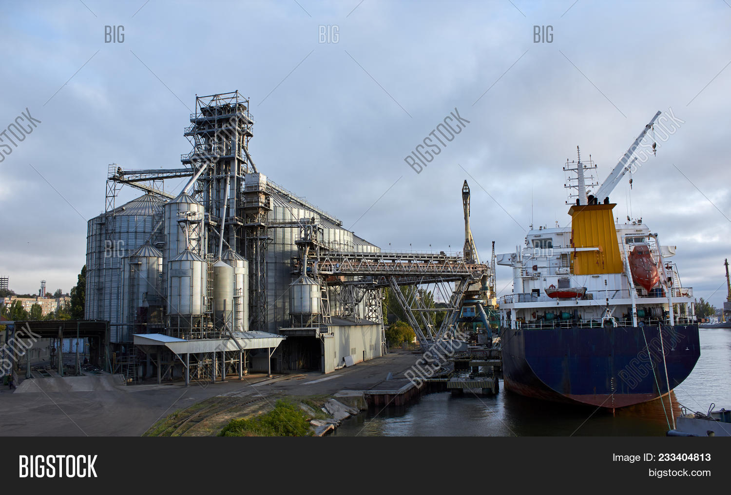 Big Grain Terminal Image & Photo (Free Trial) | Bigstock
