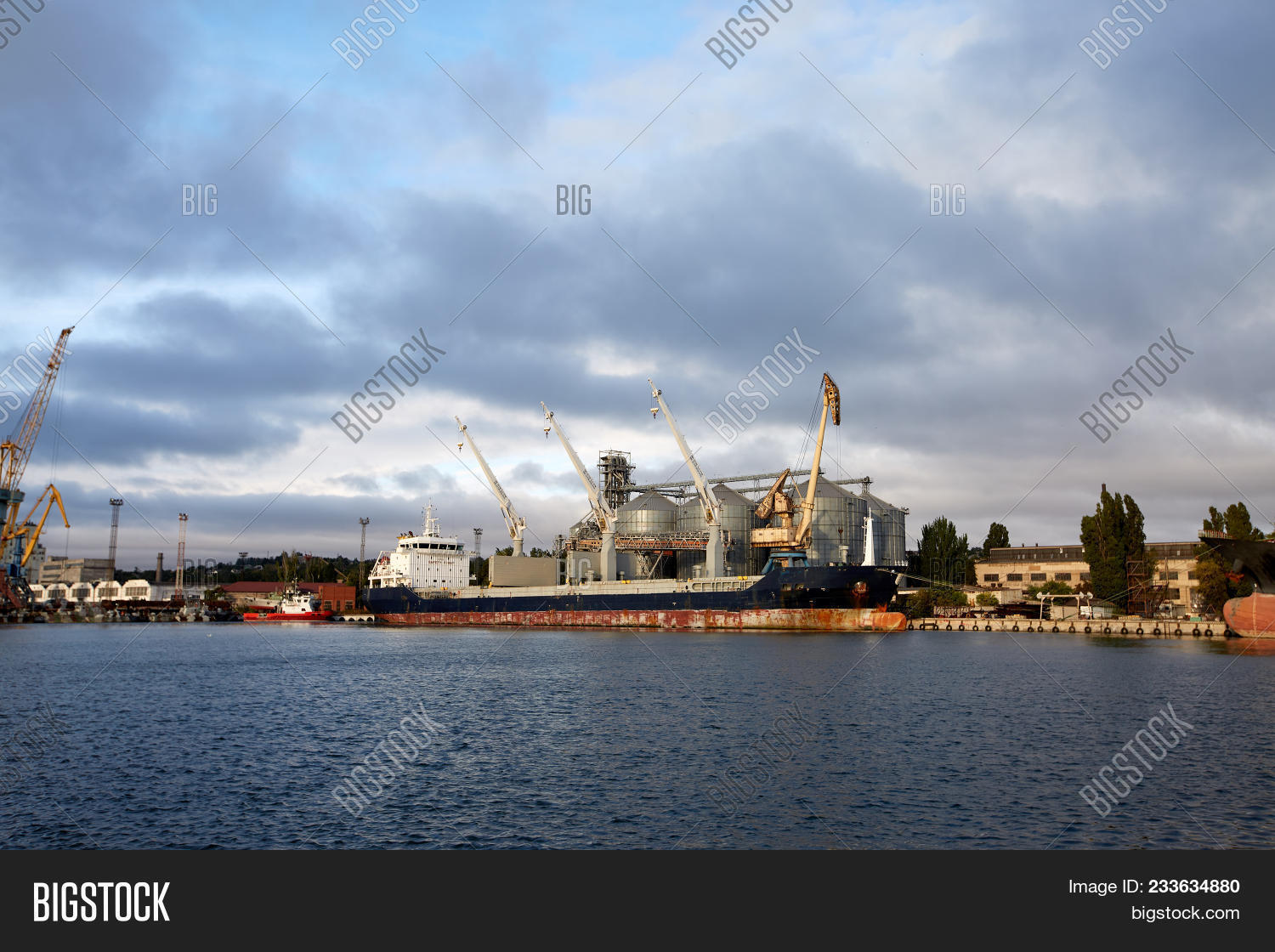 Big Grain Terminal Image & Photo (Free Trial) | Bigstock