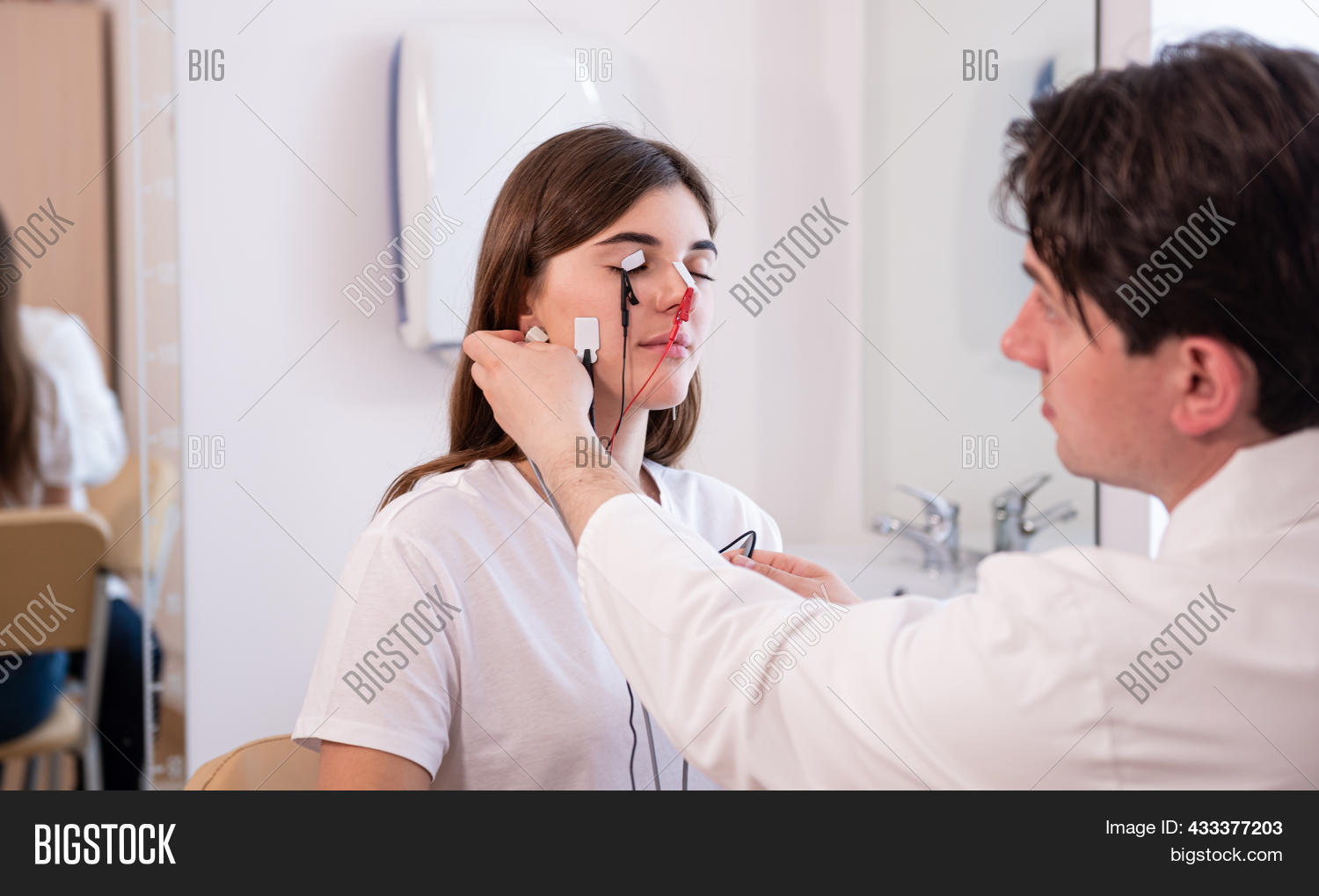 Patient Nerves Testing Image & Photo (Free Trial) | Bigstock