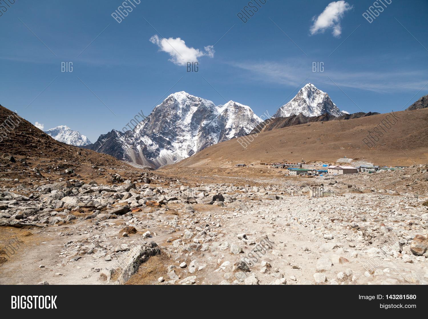 Lobuche Village Mt. Image & Photo (Free Trial) | Bigstock