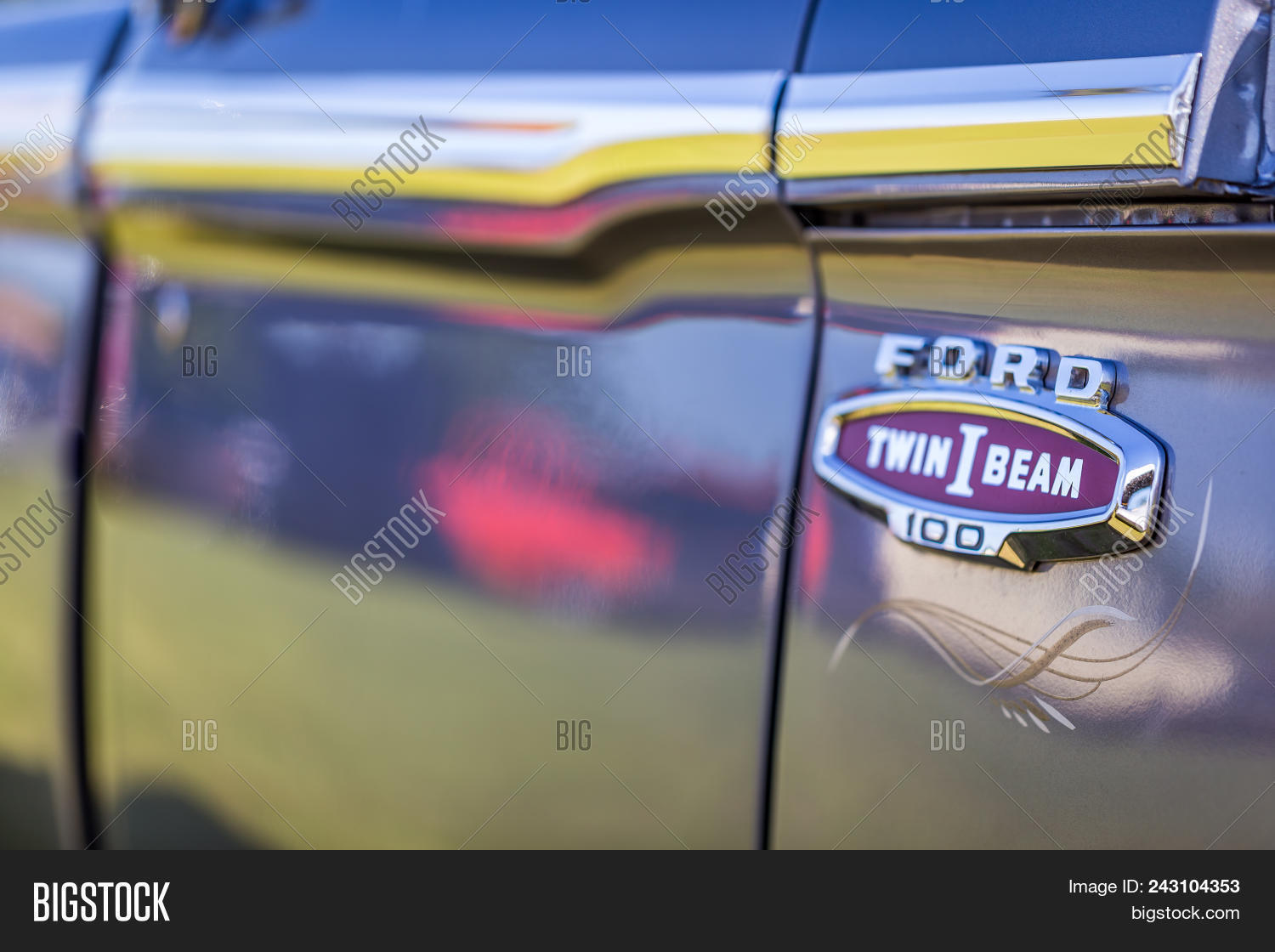 Twin Beam Kuva ja valokuva (ilmainen kokeilu) | Bigstock