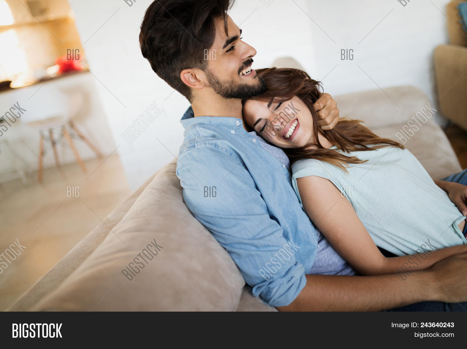 Pretty Young 图片和照片（免费试用） | Bigstock